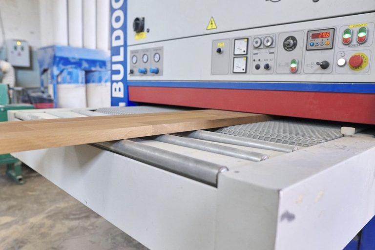 Ultimate Guide to Sanding Machines: Types, Applications, and Advantages